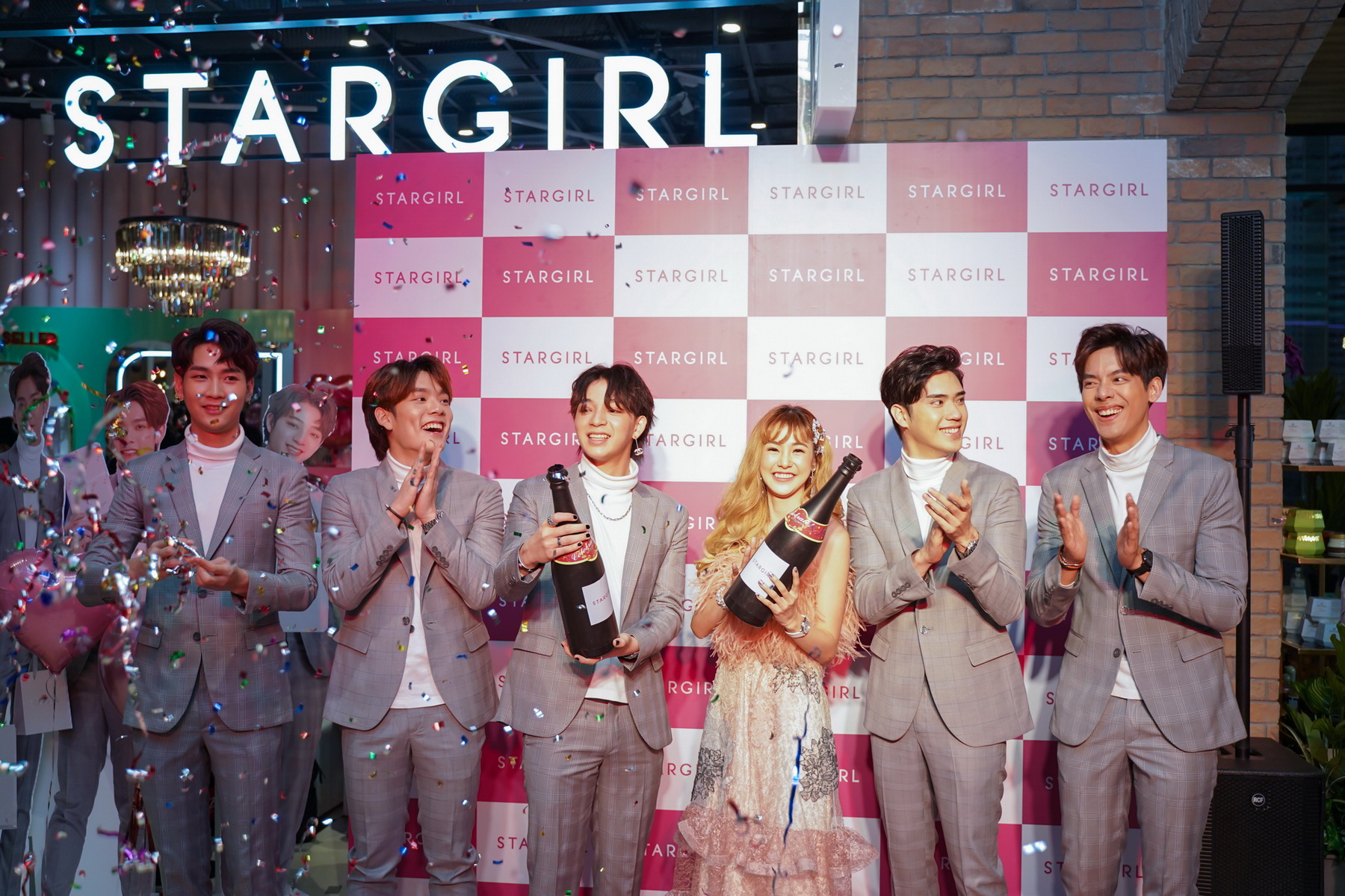 “STARGIRL” ฉลองเปิดสาขาใหม่ โดยมี 5หนุ่มวง SBFIVE พรีเซนเตอร์ ร่วมยินดี | KAZZ Magazine
