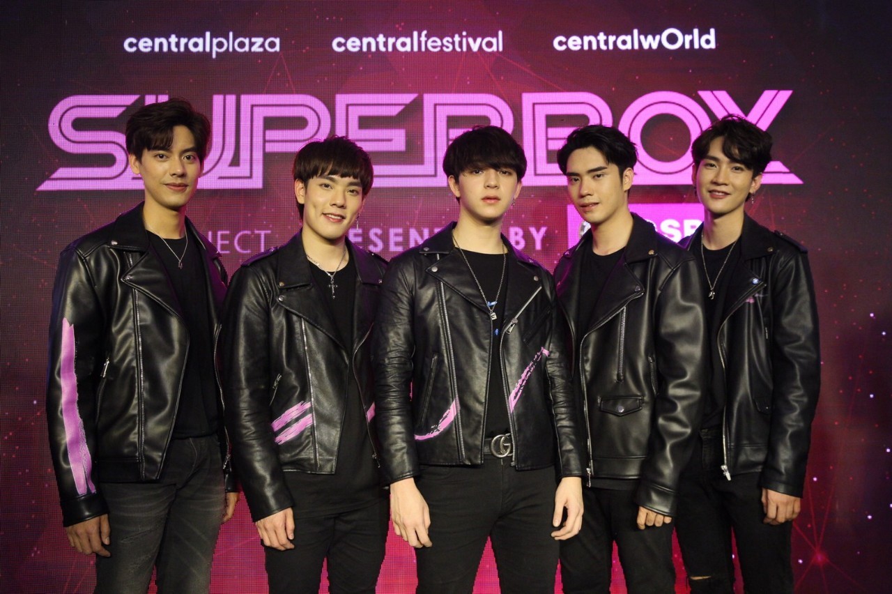 5 หนุ่ม ‘SBFIVE’ ยิ้มแก้มปริ! กระแสตอบรับ ‘Superboy Project Presented by GSB’ ภาคอีสานดีเกินคาด ...