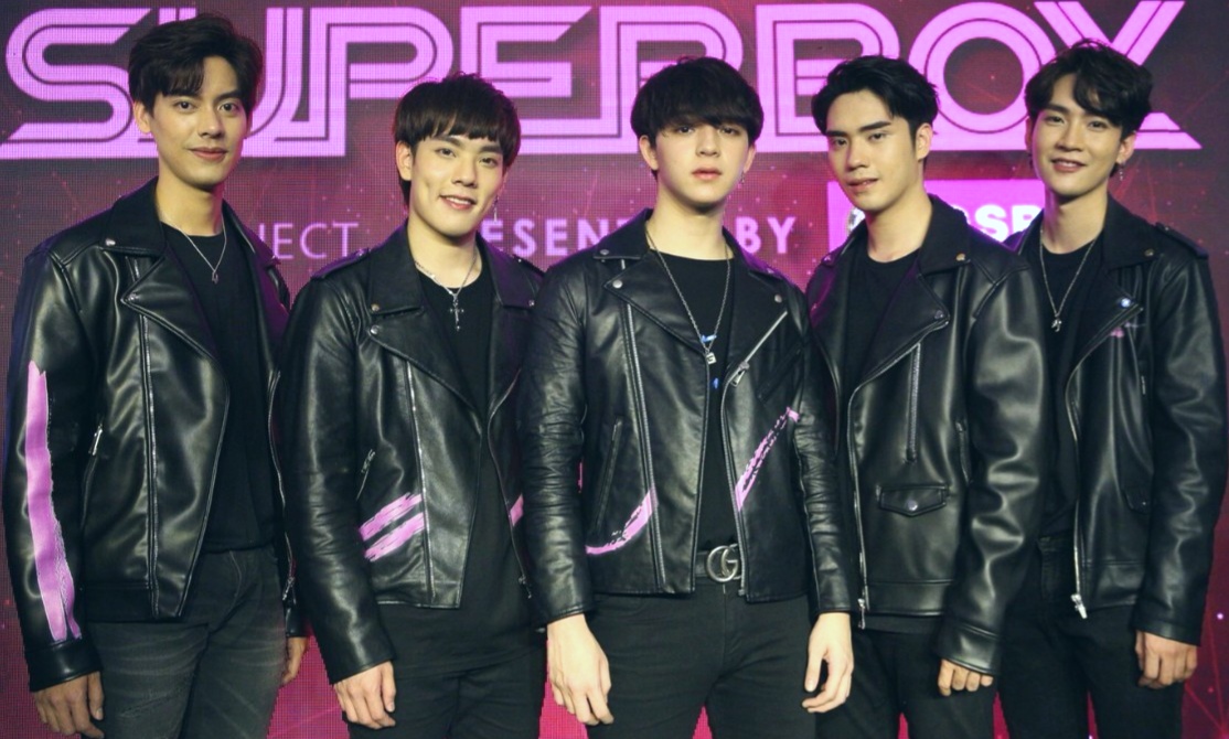 5 หนุ่ม 'SBFIVE' ยิ้มแก้มปริ! กระแสตอบรับ 'Superboy Project Presented by GSB' ภาคอีสานดีเกินคาด ...