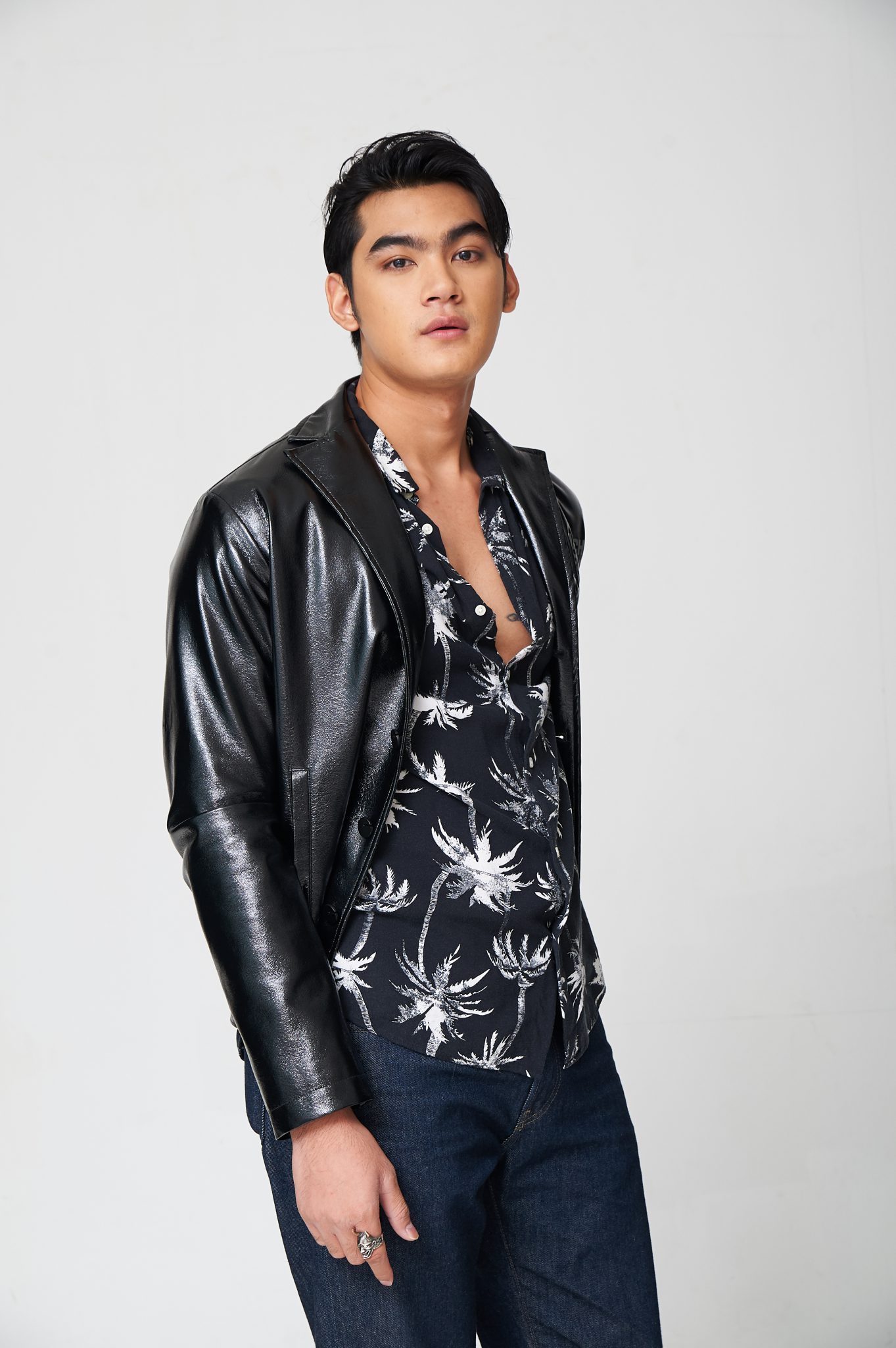 เปิดวาร์ป !! นักแสดงดาวรุ่ง ซีรีส์วาย จาก WeTV | KAZZ Magazine