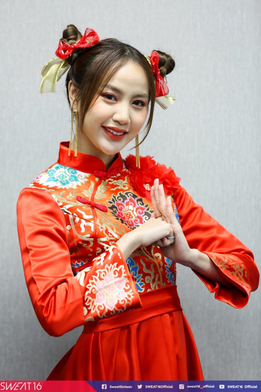 อาตี๋ฟินเวอร์! สเว็ตซิกซ์ทีน ใส่กี่เพ้าโชว์ครั้งแรก!! ในกิจกรรม “2Shot : SWEAT16 หนีห่าวสวัสดี ...