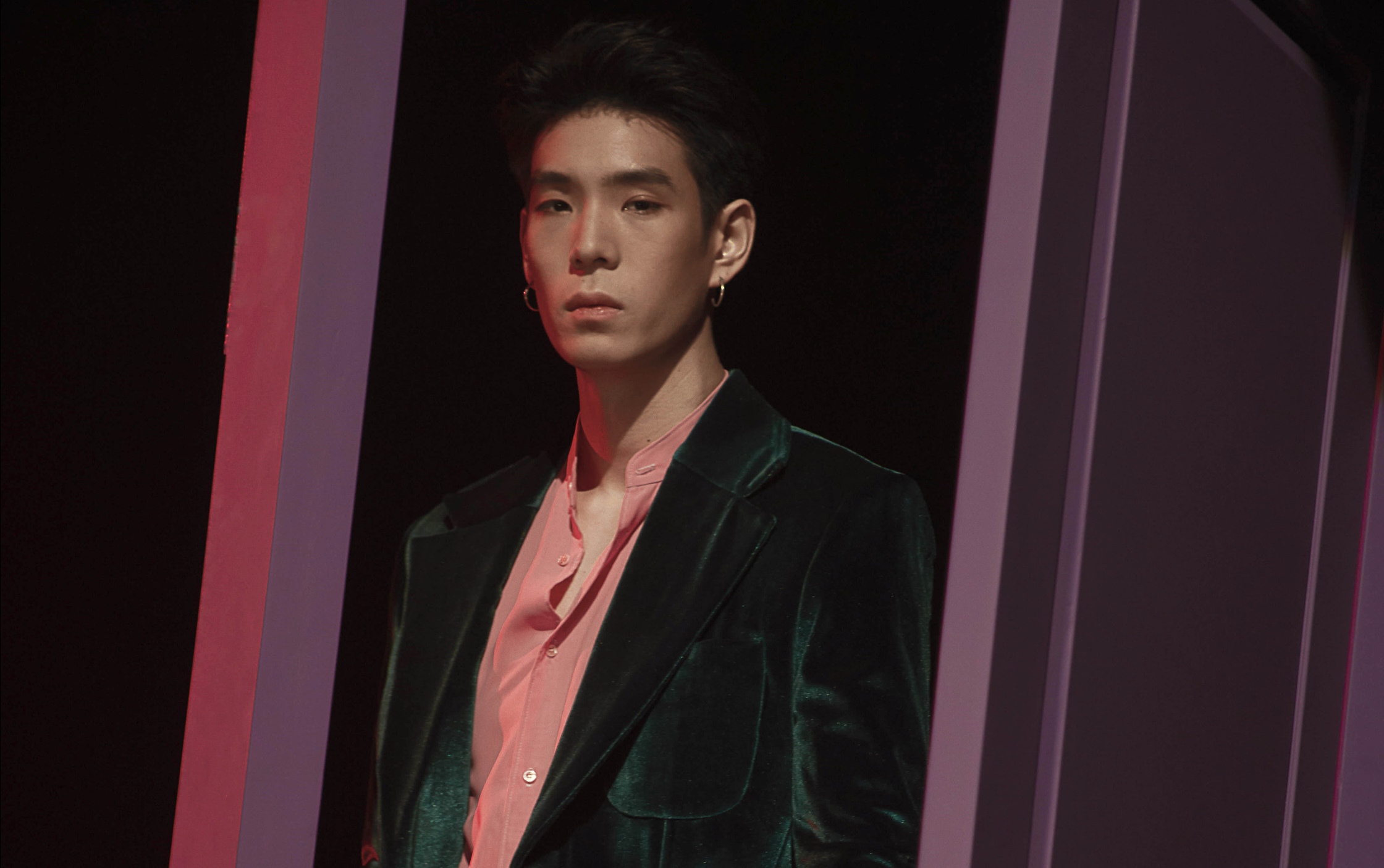 “JAYLERR” ทุ่มสุดชีวิต โหนสลิง!! ถ่ายทอดความรู้สึกใน MV เพลง “ระเบียง ...