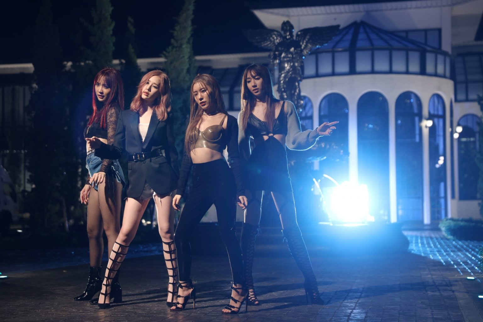 “SIZZY” ปล่อยซิงเกิลใหม่ “ห้ามใจ” เปลี่ยนลุคแซ่บ MV โดนใจแฟนๆ | KAZZ ...