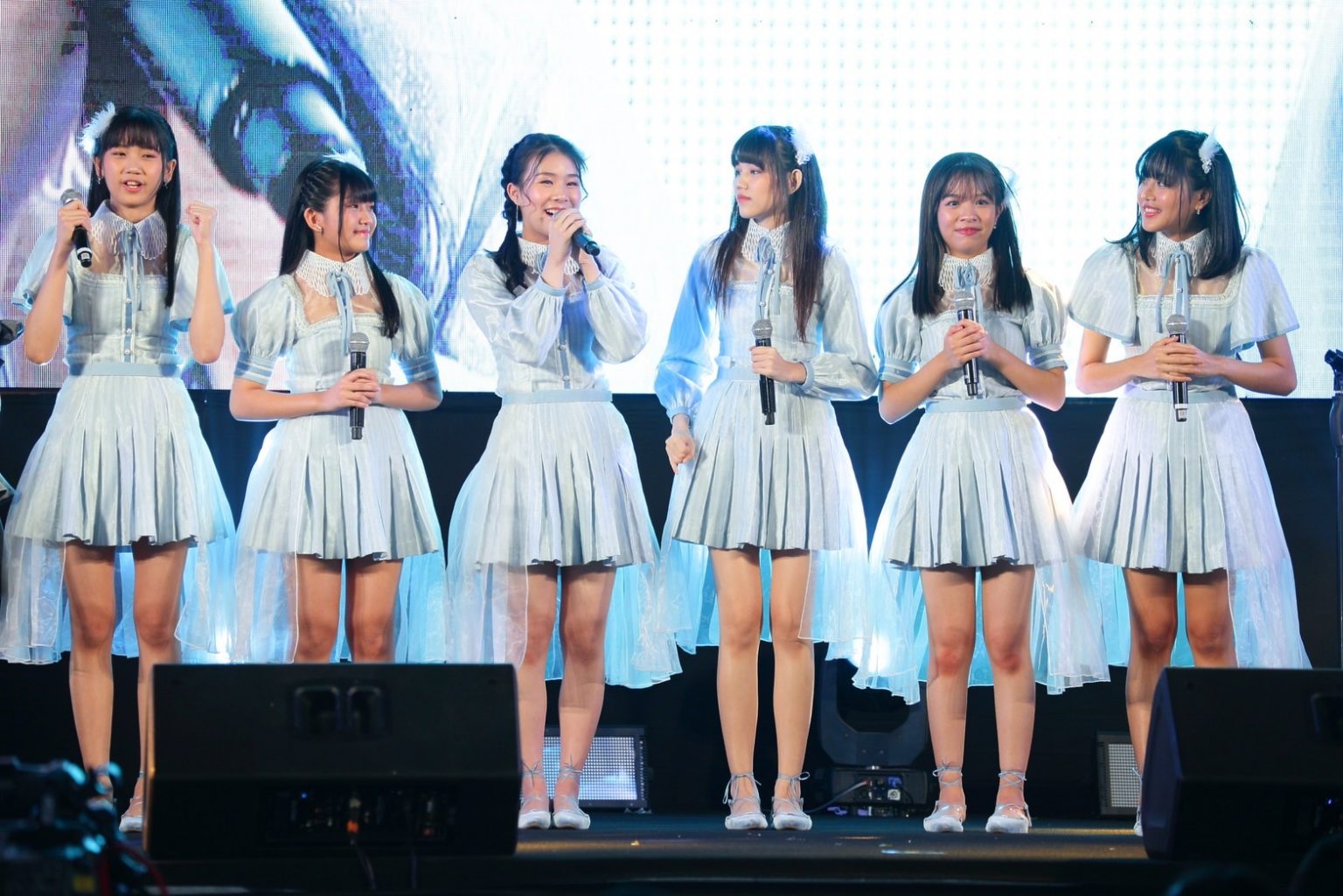 “LAST IDOL” จัดงาน “LAST IDOL DEBUT STAGE” กระหึ่ม!! พาร์ค พารากอน ...