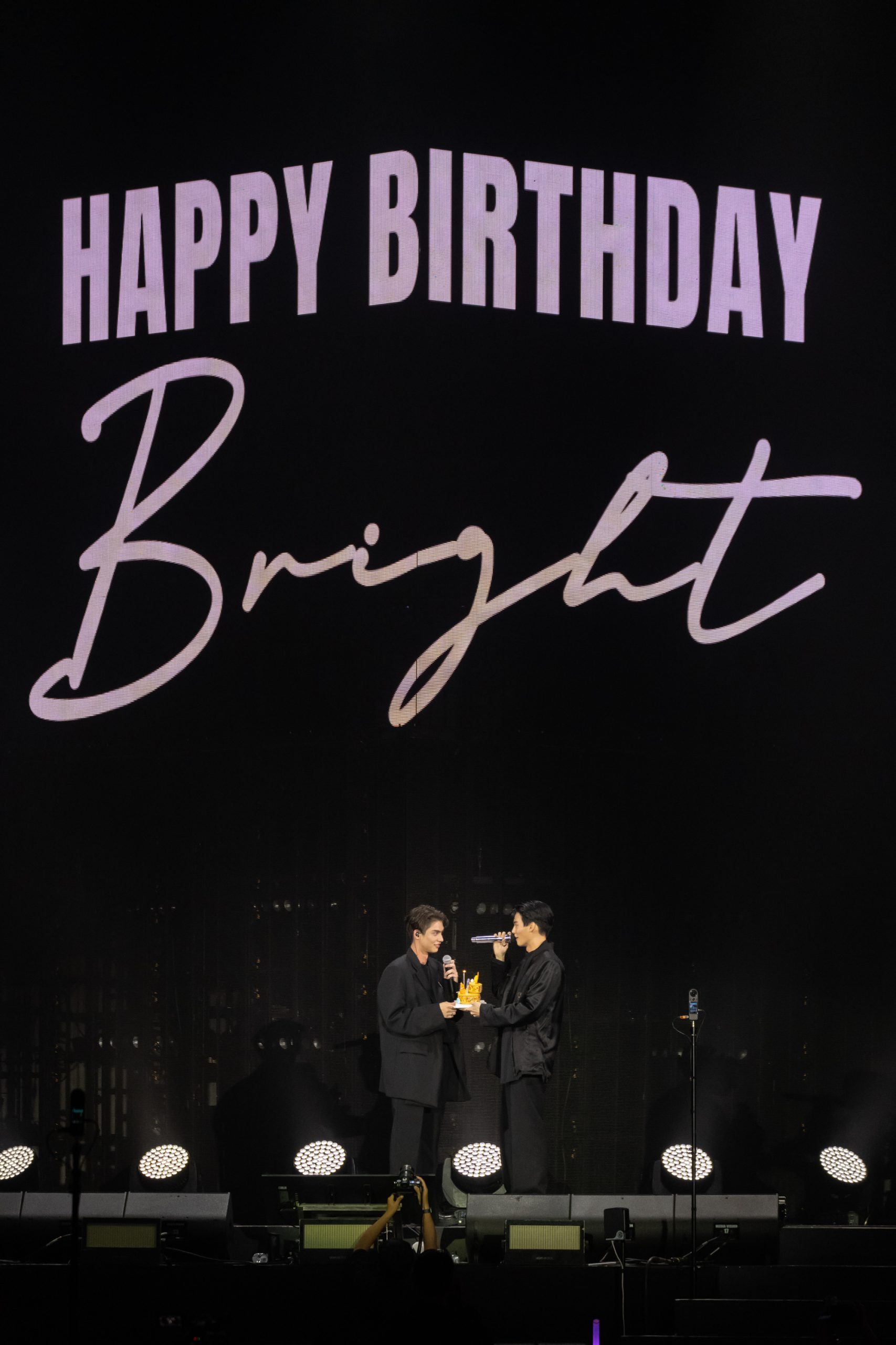 “ไบร์ท-วิน” จัดเต็มความสนุกฟินเต็มคาราเบล!! ใน “Side by Side Bright Win ...