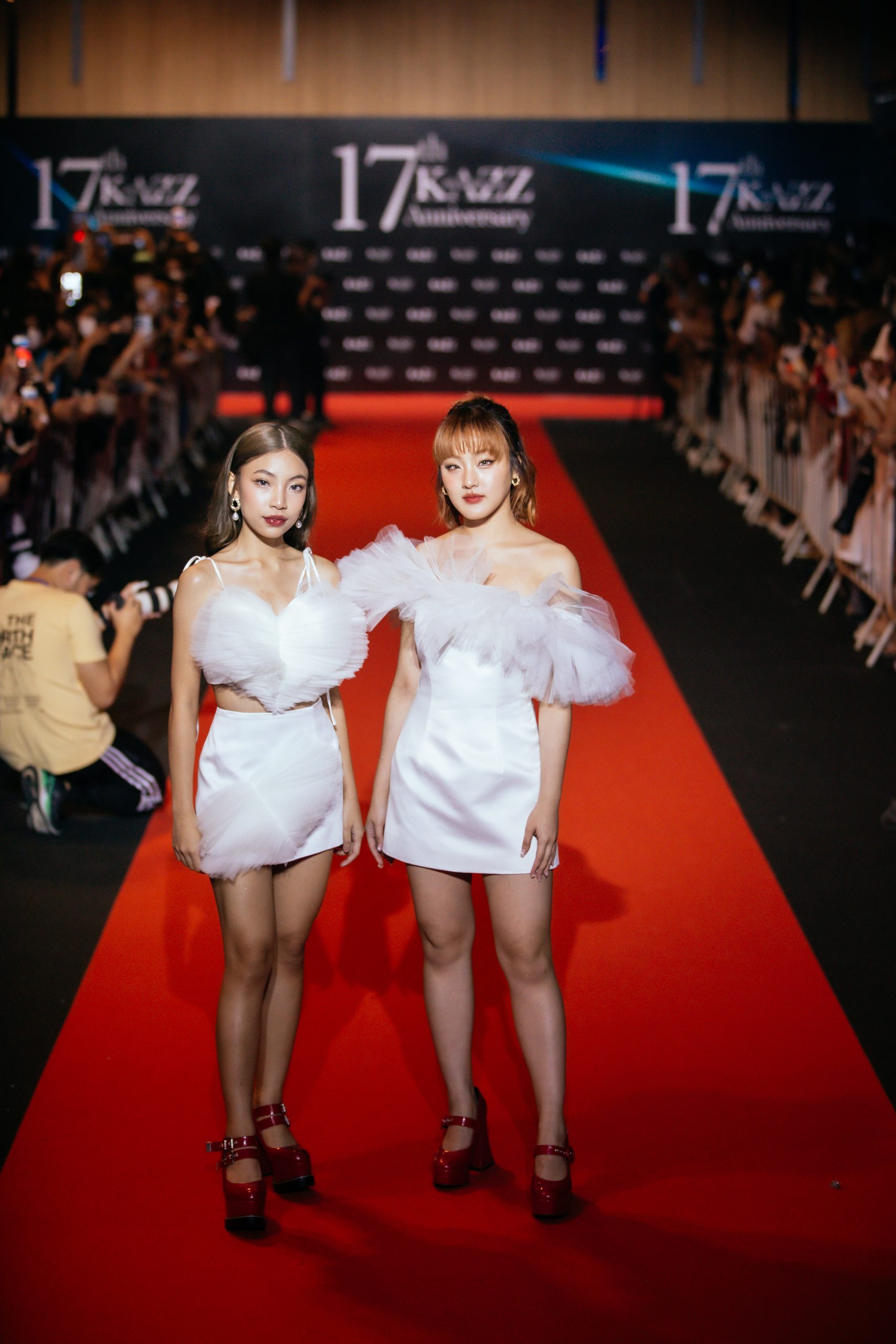 ยิ่งใหญ่จัดเต็ม!! บรรยากาศฉลองครบรอบ 17 ปี ‘KAZZ MAGAZINE’ ดารา ศิลปินขวัญใจวัยรุ่นหลากหลายค่าย ...