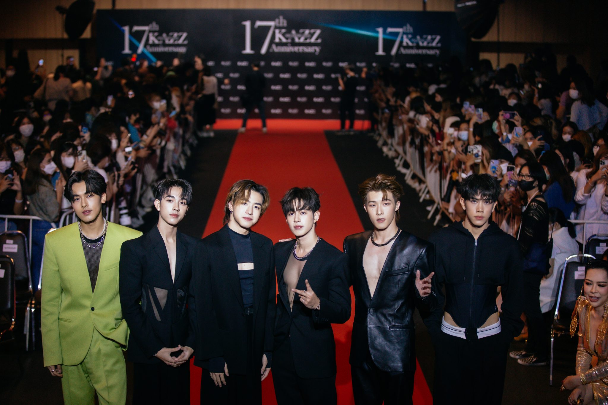 ยิ่งใหญ่จัดเต็ม!! บรรยากาศฉลองครบรอบ 17 ปี ‘KAZZ MAGAZINE’ ดารา ศิลปินขวัญใจวัยรุ่นหลากหลายค่าย ...